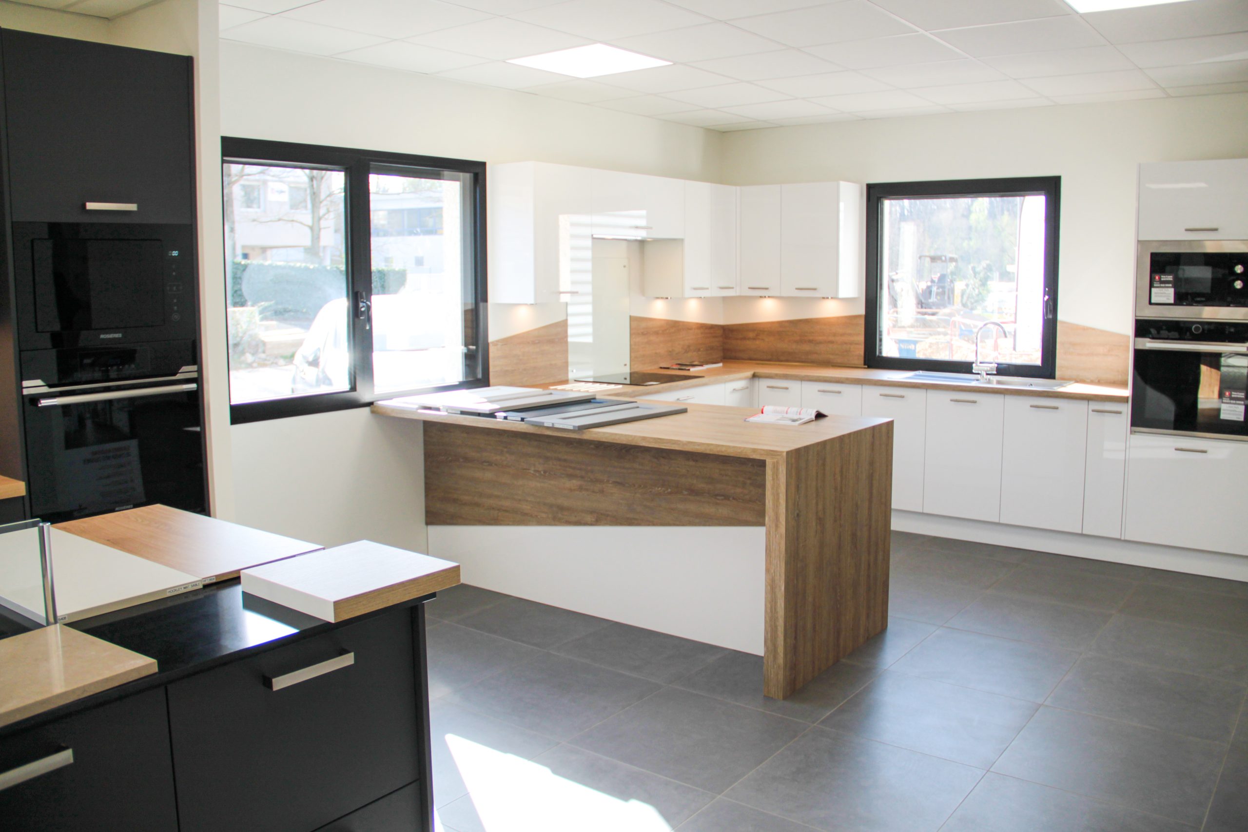 Howdens Cuisines Dardilly (69) - api